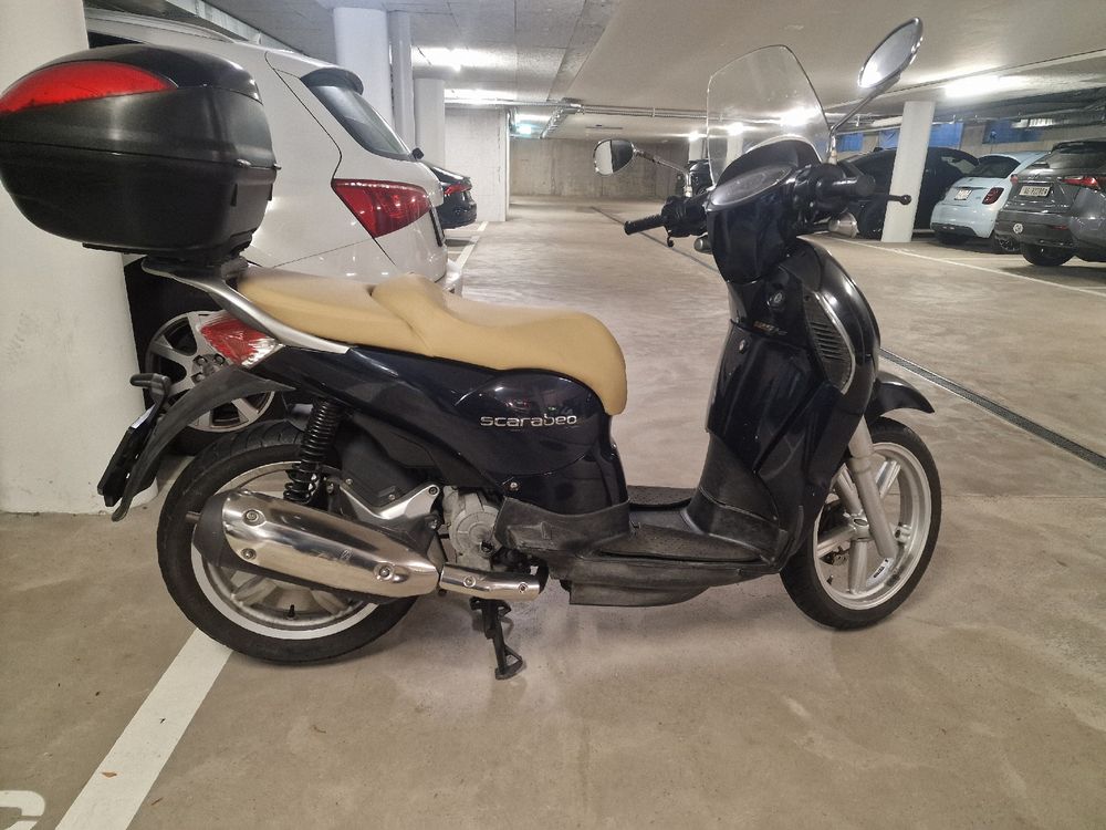 Gut erhaltener Aprilia Scarabeo 125 Roller mit Topcase . (Gebraucht) in ...