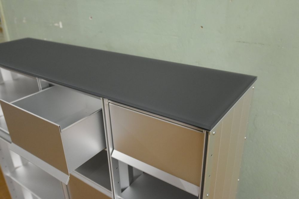 Schweizer Designer Regal aus Aluminium Radar (Gebraucht) in ...