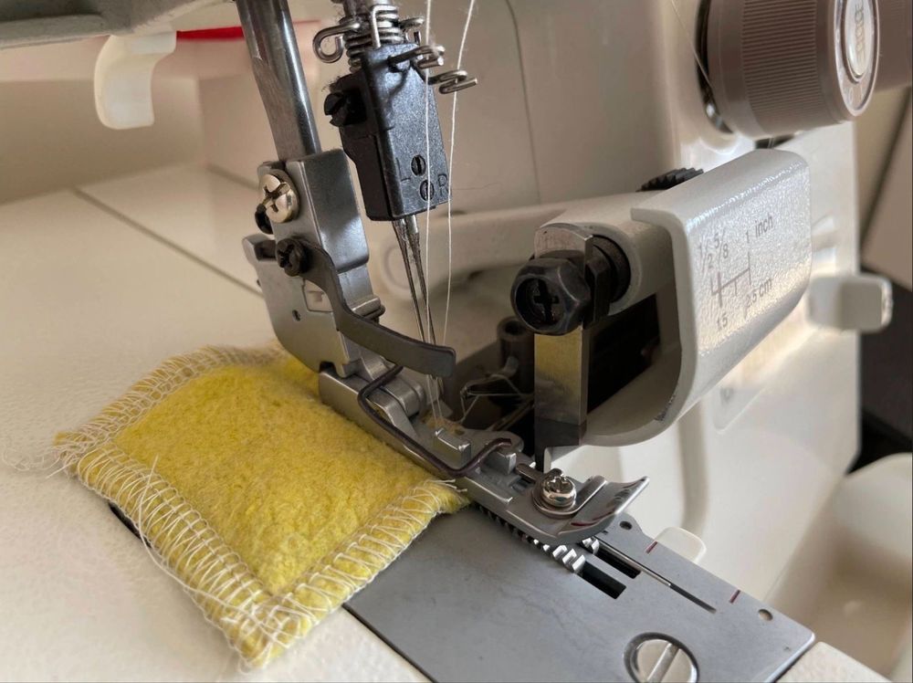BERNETTE 334 DS Overlock Nähmaschine | Kaufen auf Ricardo