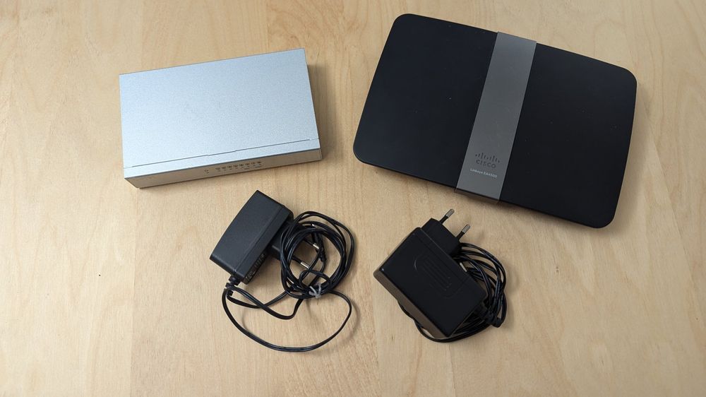 Linksys Router und Zyxel Switch 8 Port (Gebraucht) in Hunzenschwil für ...