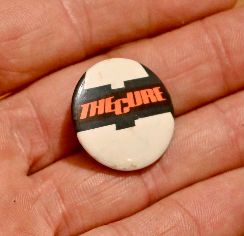 VINTAGE The Cure PIN punk wave ORGINAL badge BUTTON (Gebraucht) in ...