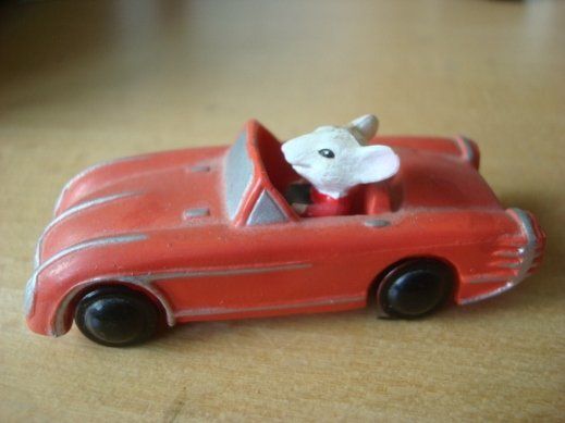 Kunststoff-Auto mit Maus 2002 5,5 cm (Gebraucht) in Münchenstein für ...