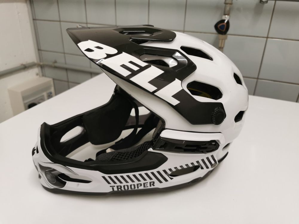 MTB Helm Bell Super 2R MIPS Star Wars Storm Trooper LTD (Gebraucht) in ...