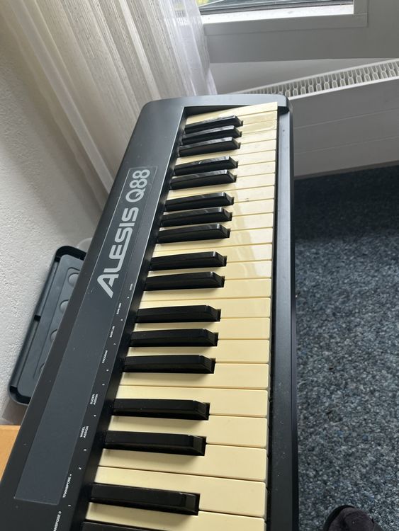 Alesis Q88 88-Key USB MIDI Keyboard Controller | Kaufen auf Ricardo