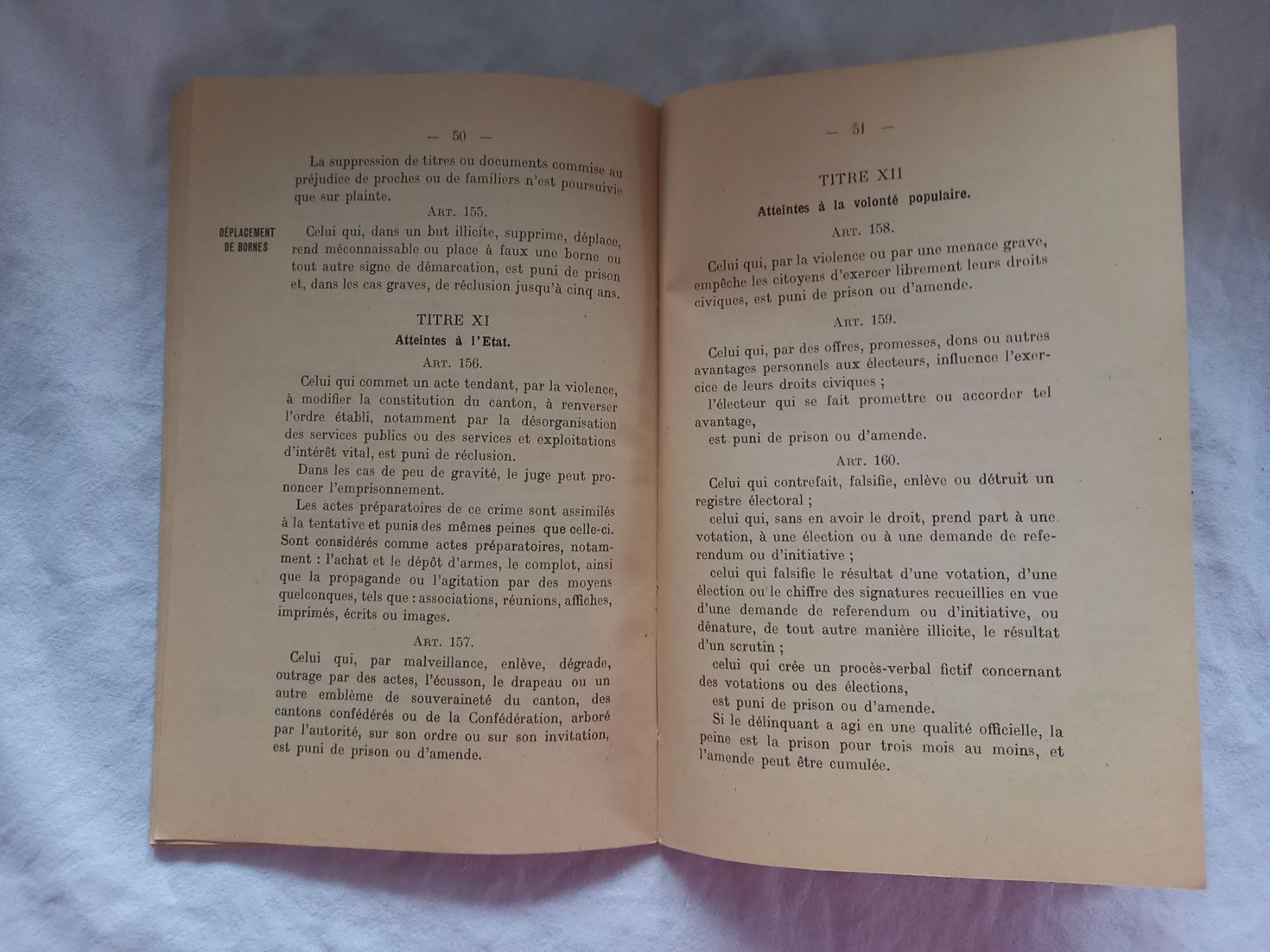 Code pénal du Canton de Fribourg, 1924 (D'occasion) à Rossens FR pour ...