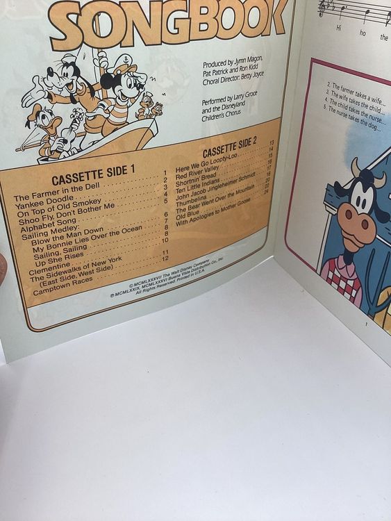 Disney Sing-Along SongBook Vintage 1986 (Gebraucht) in für CHF 5 – mit ...