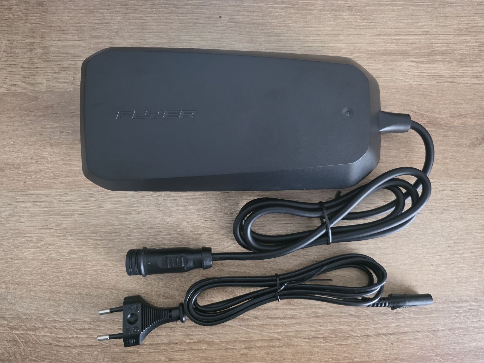 Flyer Schnell-Ladegerät 6A für SIB 2 Akkus. Neu (Neu und originalverpackt) in Buchs SG für CHF ...