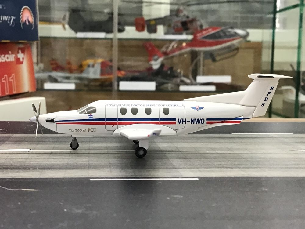 Pilatus PC-12 RFDS VH-NWO Royal Flying Doctor 1:200 (Gebraucht) in ...