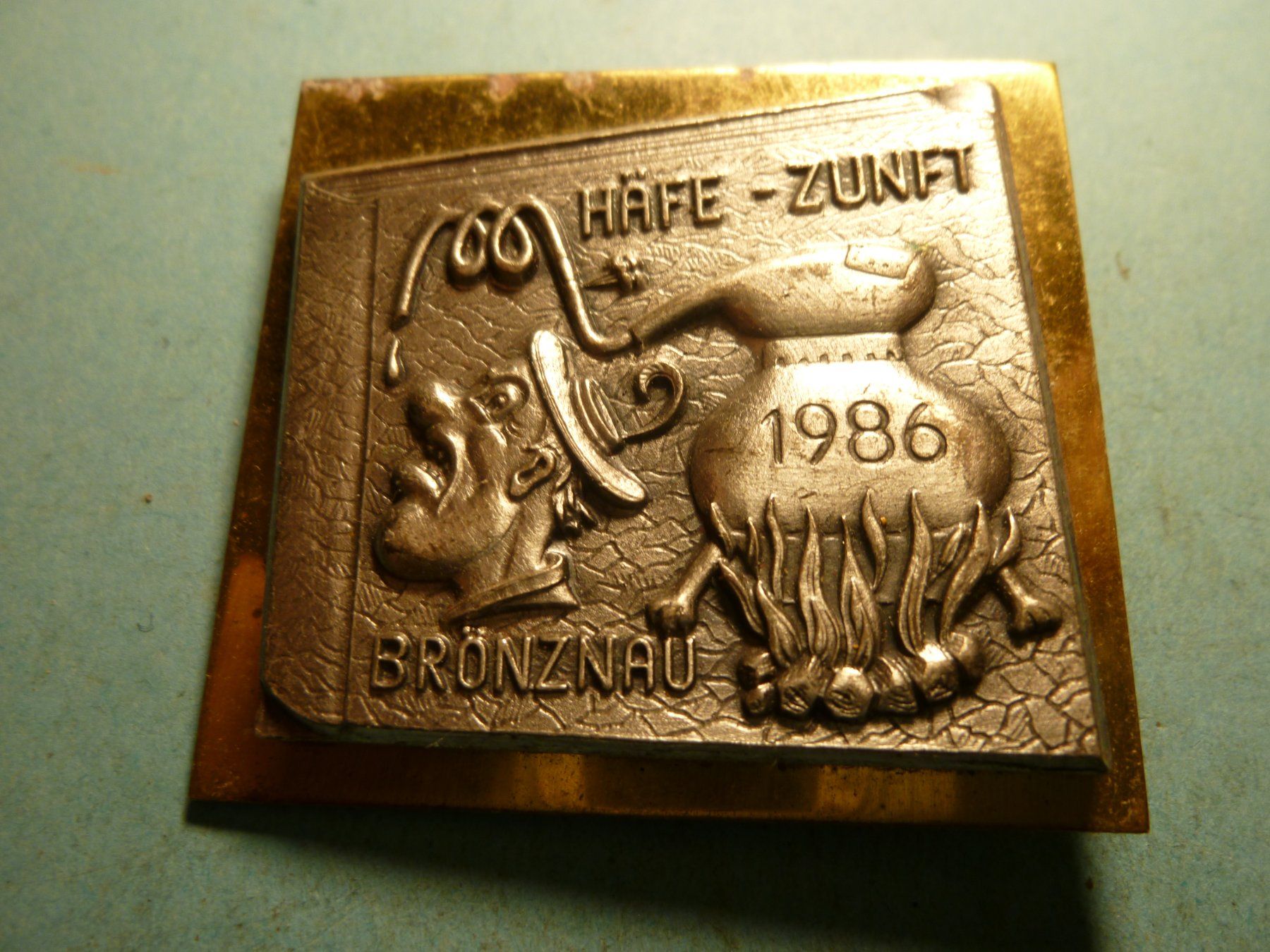 BRÖNZNAU 1986 GOLD (D'occasion) à Ried (Muotathal) pour CHF 2.1 – avec livraison | Acheter sur ...