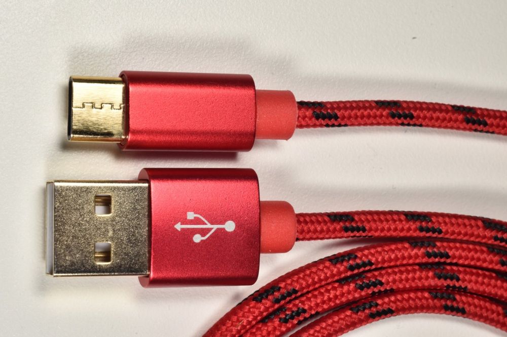 TypeC zu USB Premium Kabel Braided 150cm rot (Neu und originalverpackt ...