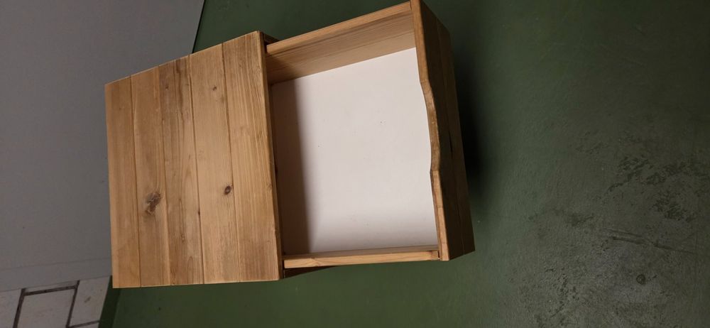 Holz-Nachttischli im super Zustand, praktische Schubladen! (Gebraucht ...