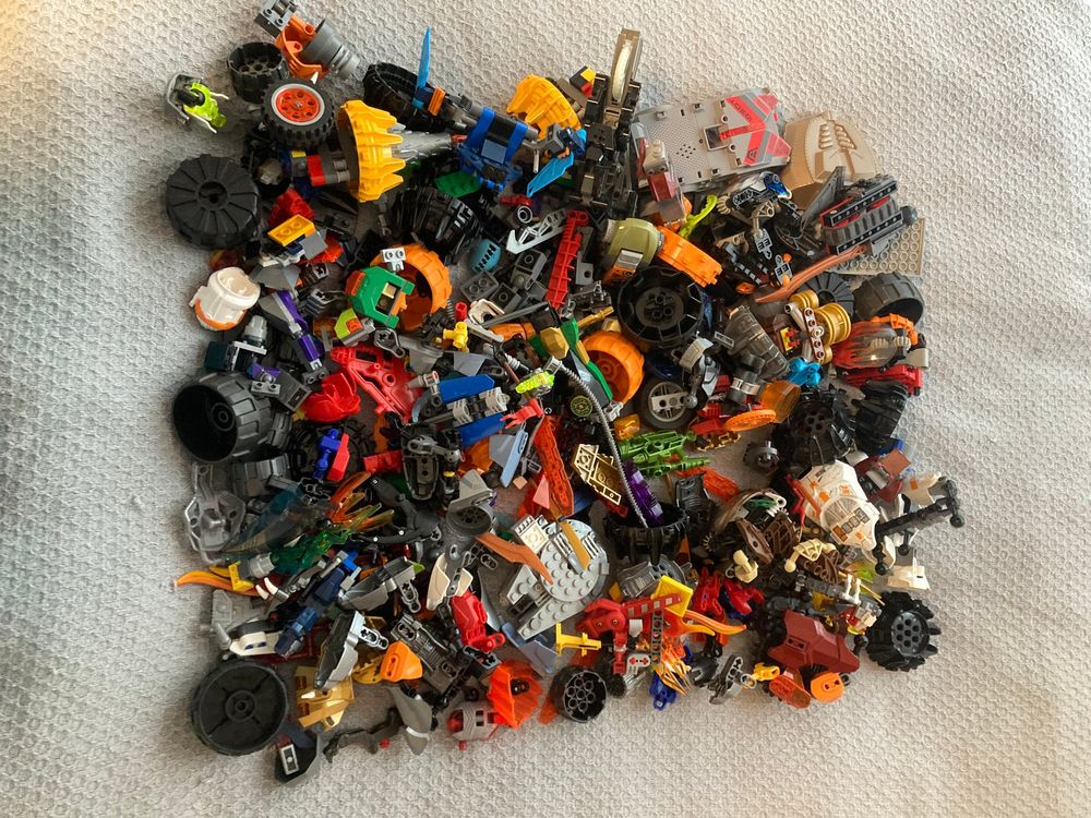 2,4 Kg vorwiegend Lego Bionicel Teile ab 10 Franken | Kaufen auf Ricardo