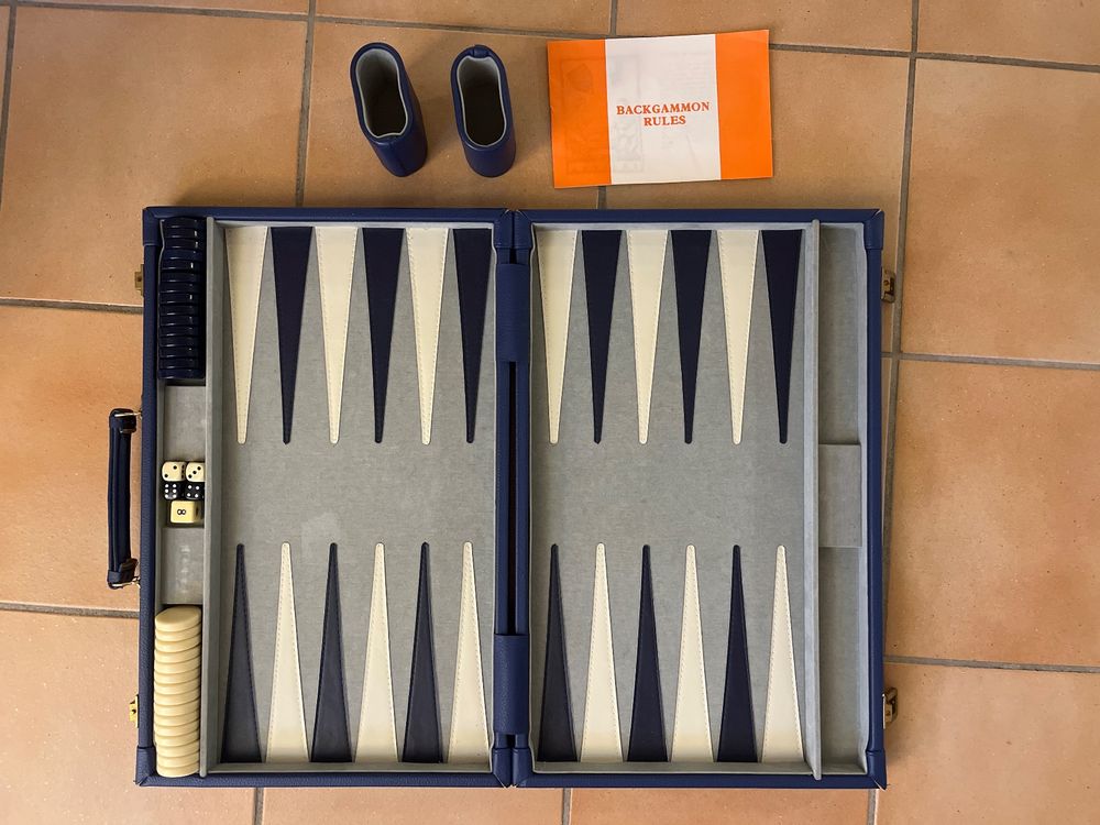 Backgammon Spiel blau Leder Samt (D'occasion) à Clarens pour CHF 50 ...