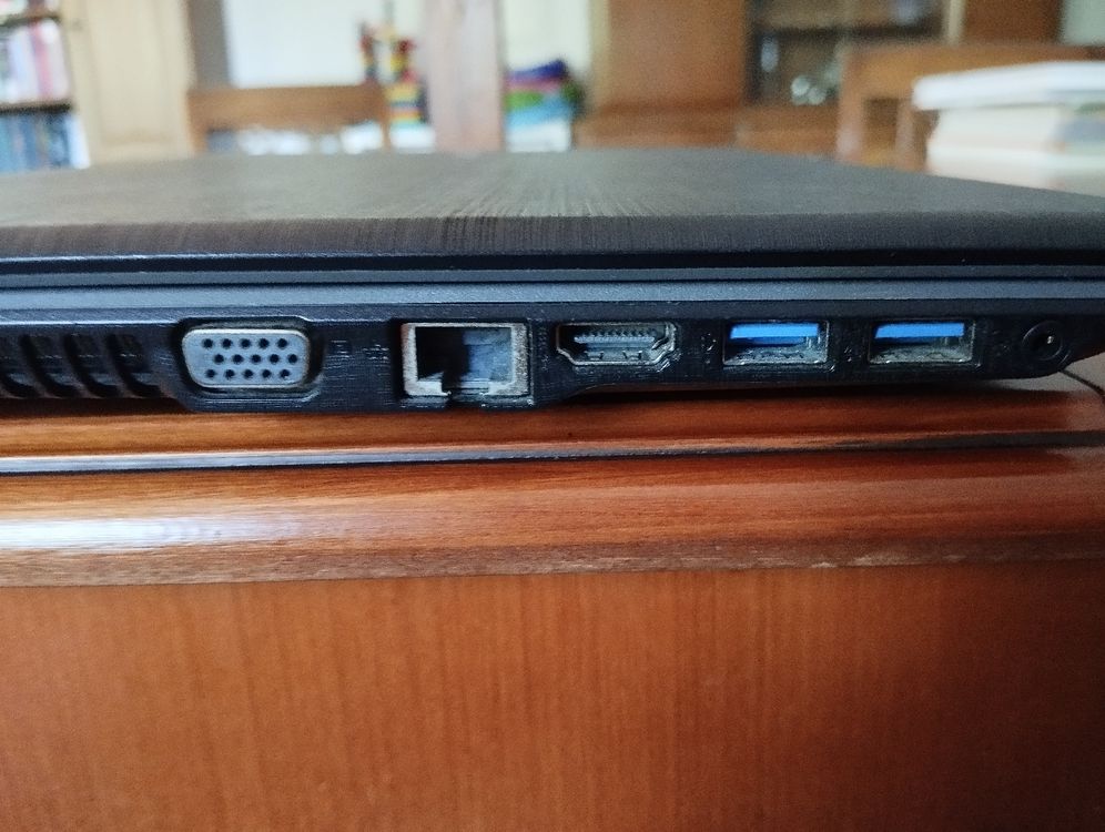 Acer Aspire E5-573 Laptop, Windows 10 (Gebraucht) in Ostermundigen für ...