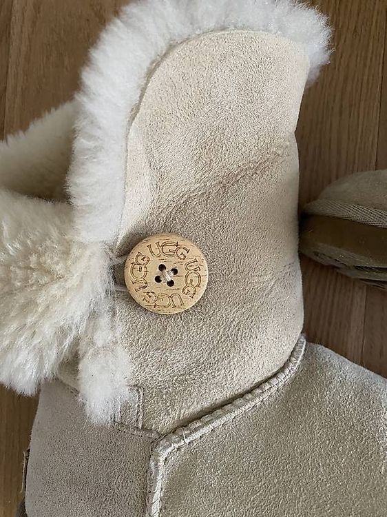 ugg bailey button 38 ecru lammfell (Gebraucht) in adliswil für CHF 90 ...