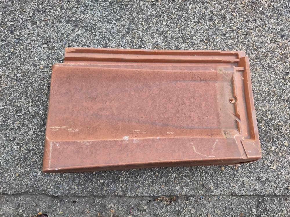 Lot 24 tuiles côté droit Morandi Joran (Gebraucht) in Corcelles NE für ...