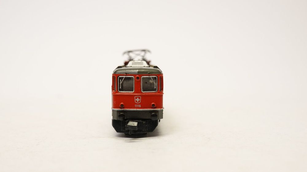 e10 Minitrix SBB Re 4/4 E-Lok rot 11116 | Bastelware | Kaufen auf Ricardo