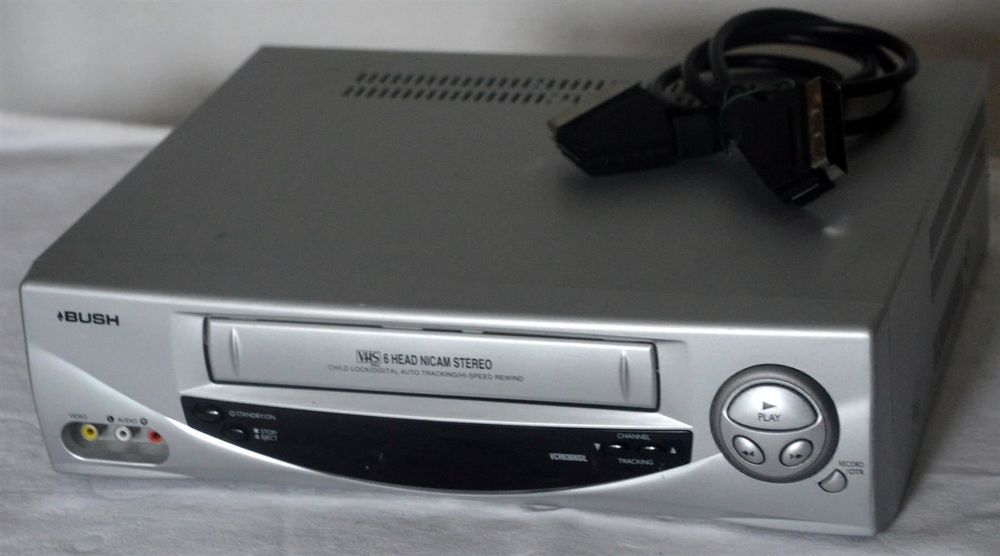Videorecorder VHS Bush VCR936NSIL magnétoscope (Gebraucht) in Collonges ...