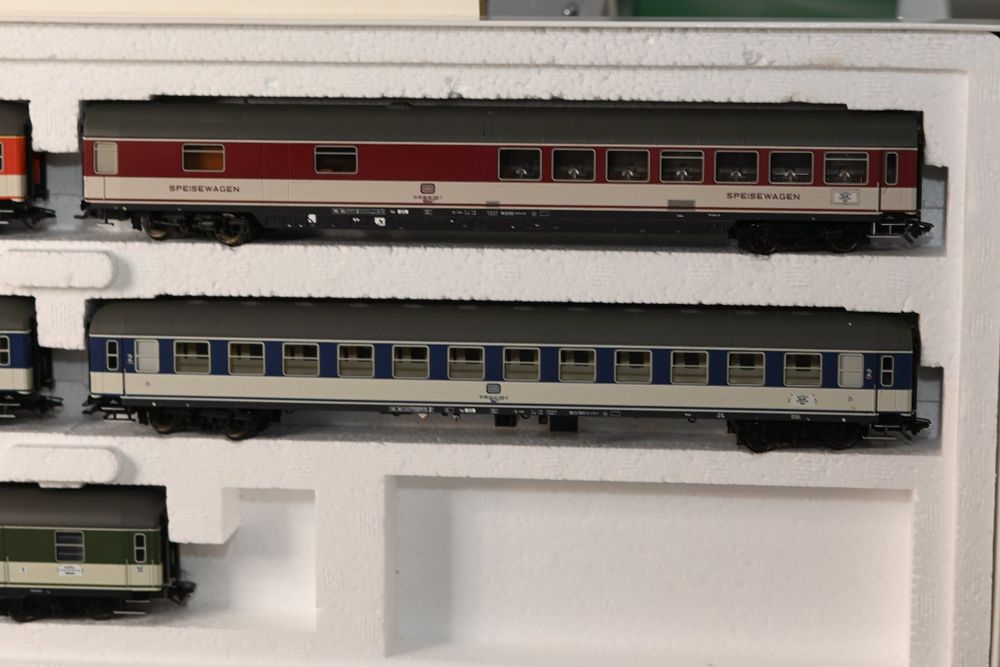 Schnellzugwagenset Pop Wagen Märklin HO/AC Innenbeleuchtung | Kaufen ...