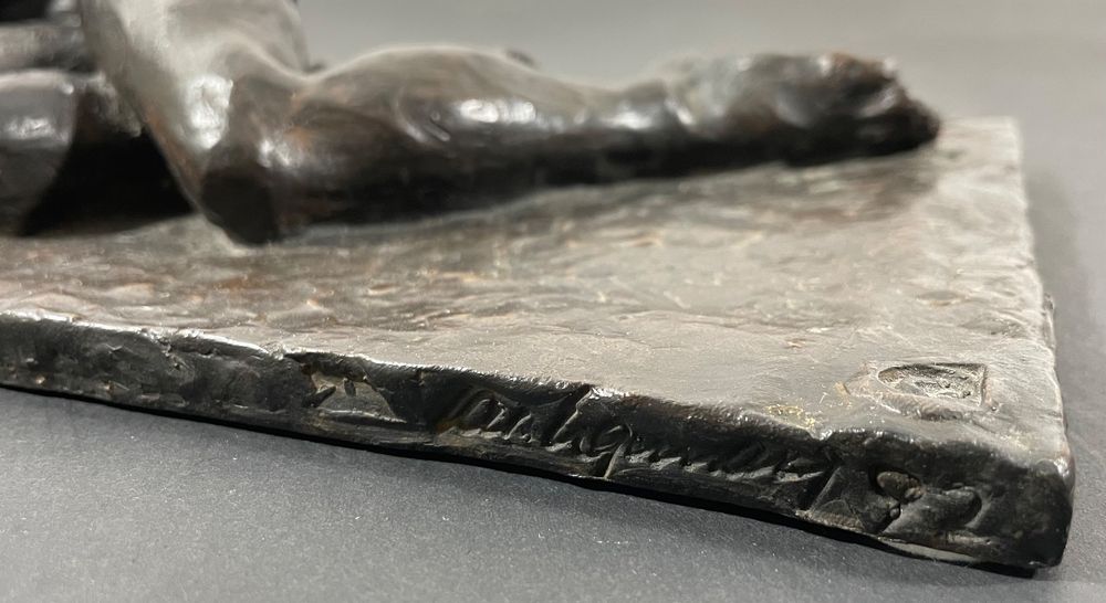 Liegende Frauenakt Skulptur aus Bronze unleserlich Signiert (Gebraucht) in Root für CHF 450 ...