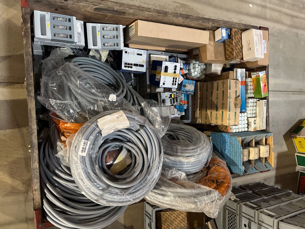 Grosser Posten Elektromaterial | Kaufen auf Ricardo