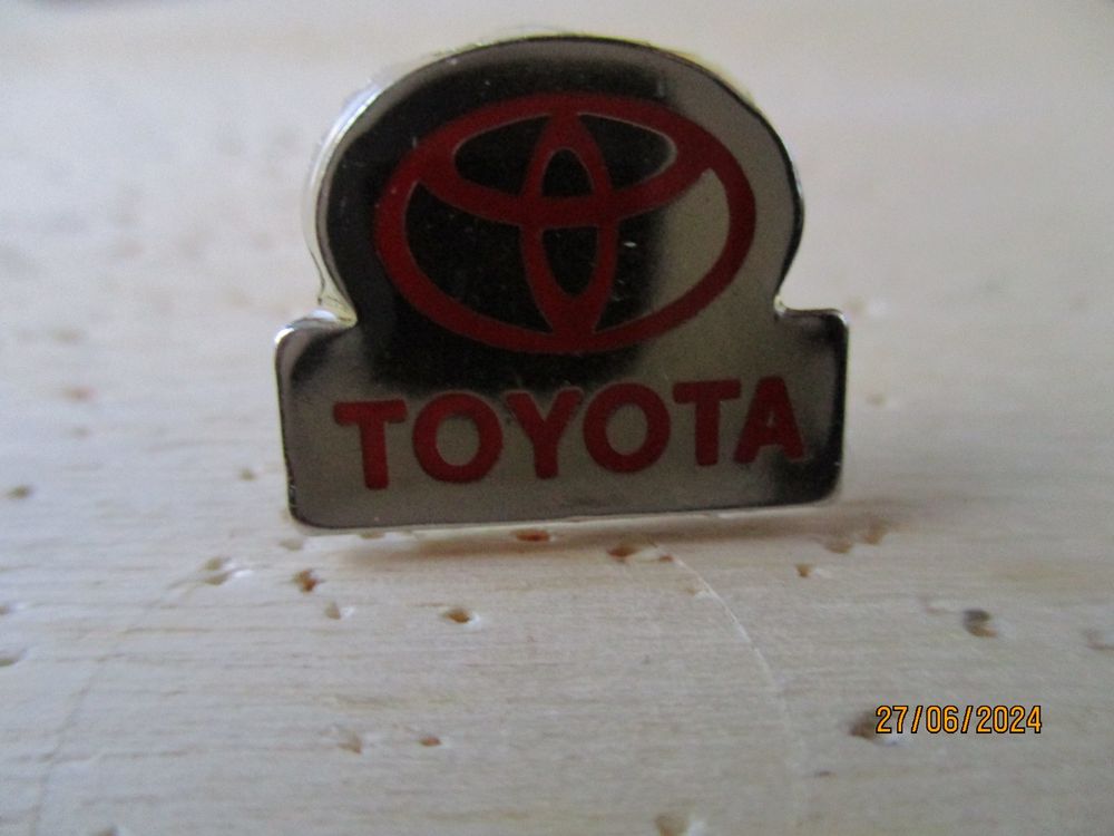 Toyota Logo Pin (Neu (gemäss Beschreibung)) in Felsberg für CHF 0.5 ...