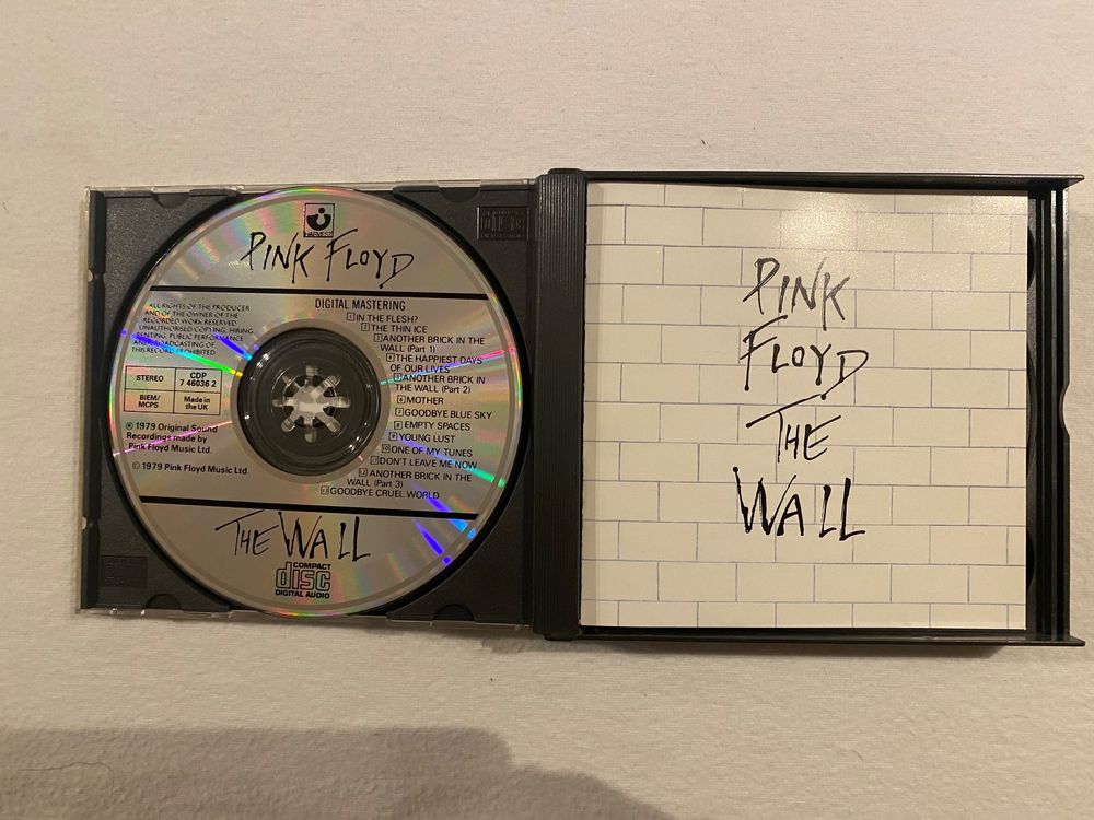 Pink Floyd - The Wall ( 2 CD‘s) (Gebraucht) in Duggingen für CHF 5.5 – mit Lieferung auf Ricardo ...