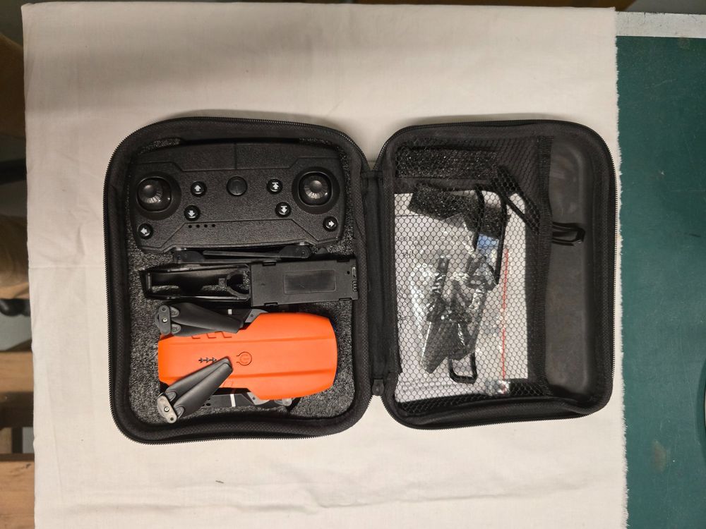 Faltbare Mini Drohne mit 2 Akkus (Gebraucht) in Hausen AG für CHF 30 ...