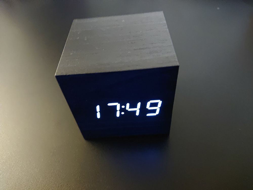 NEU - Digital Multi Info Cube Holz Design Voice Control LED | Kaufen ...