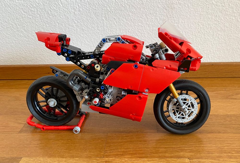 LEGO Technic 42107 Ducati Panigale V4R kpl. +OBA (Gebraucht) in ...