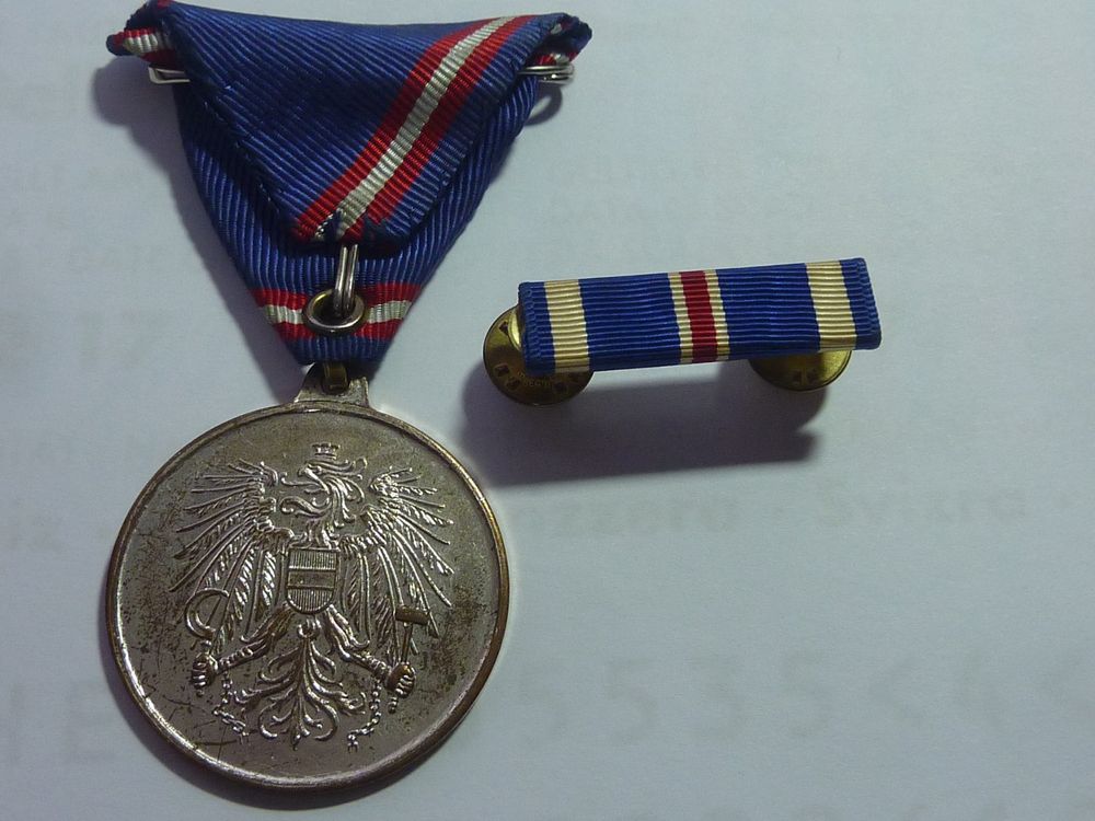 Militär Wehrdienst Medaille Österreich STETS BEREIT m.Spange | Kaufen ...