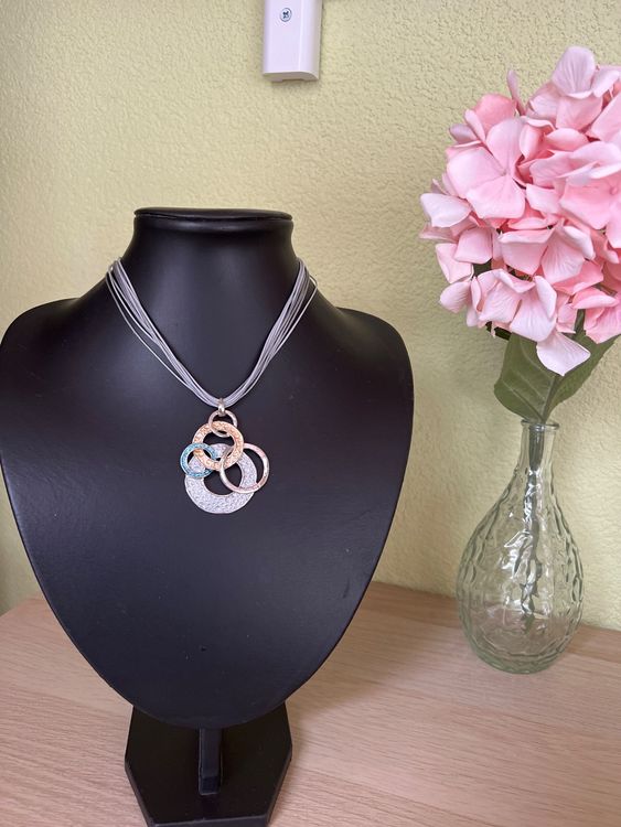 Schöne Kette (Neu und originalverpackt) in Seon für CHF 5 – mit Lieferung auf Ricardo kaufen