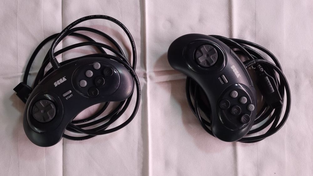 2x Originale SEGA Mega Drive 6-Button Controller (Gebraucht) in ...