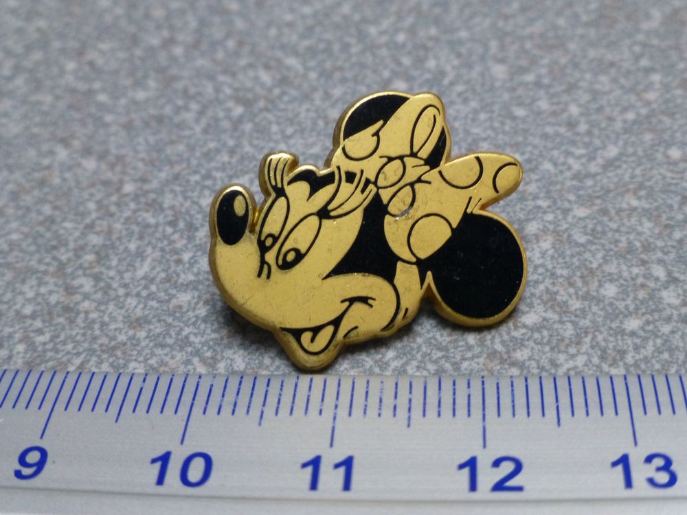 PIN PINS COMIC Zeichentrick (Gebraucht) in Gränichen für CHF 2 – mit ...