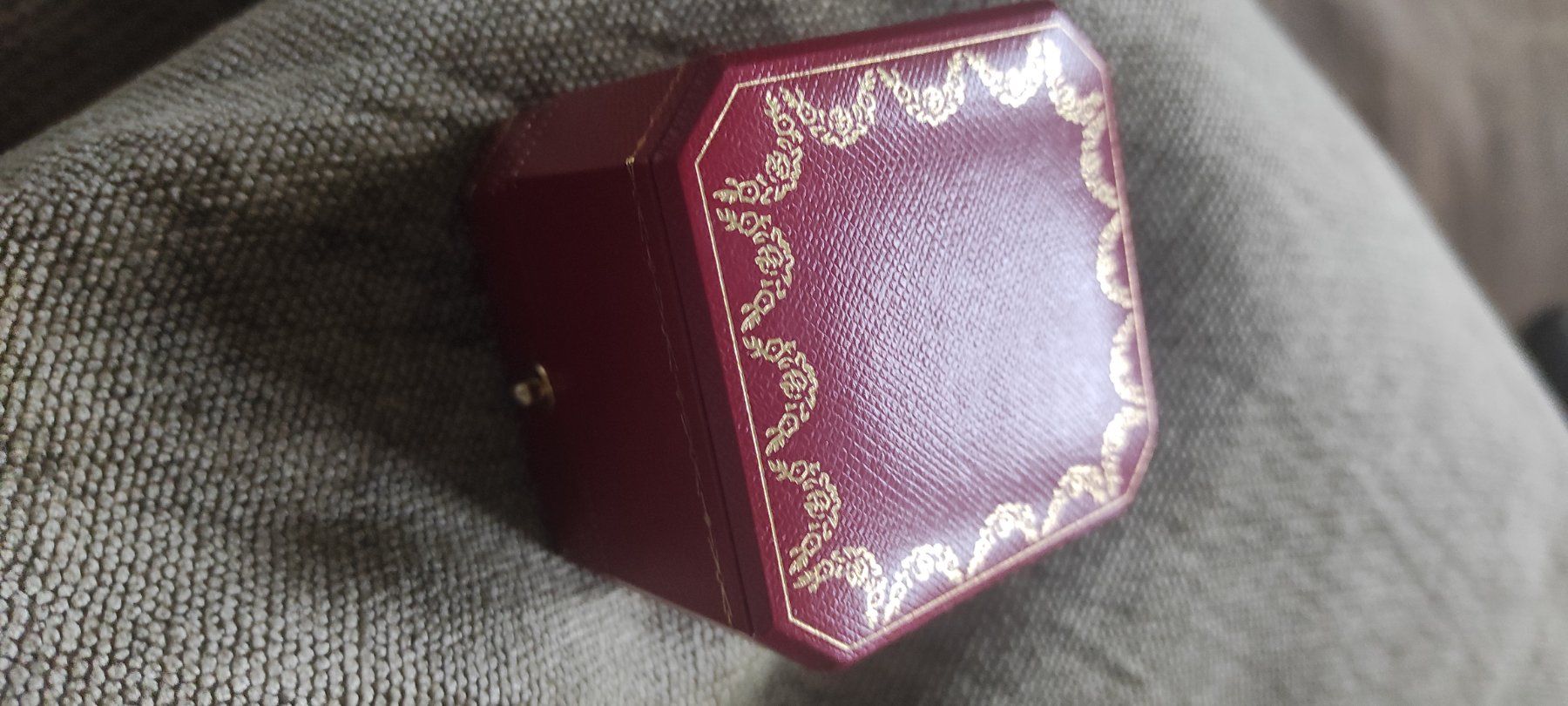 Cartier small square box - perfect condition (Gebraucht) in Tannay für ...
