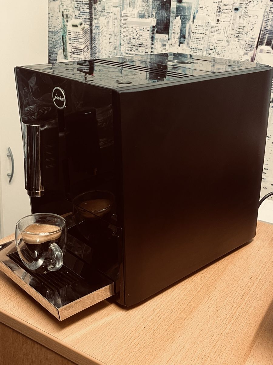 Jura A100 (A1 Piano Black) – Gereinigt, entkalkt, (Gebraucht) in ...