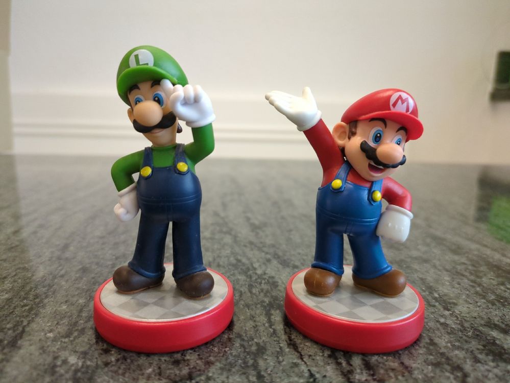 Mario & Luigi Amiibo Figuren (Gebraucht) in Brunnen für CHF 14 – mit ...