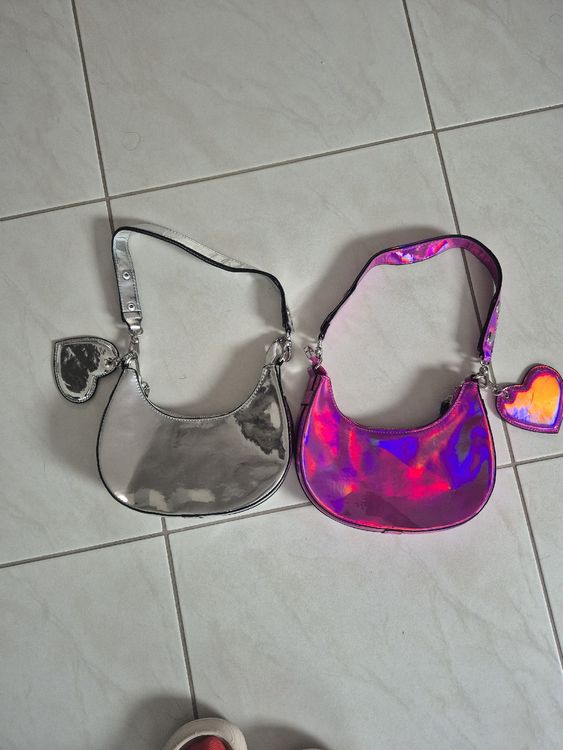 Trendige 2 kleine Taschen mit Herz-Anhänger, top Zustand! (Neu (gemäss ...