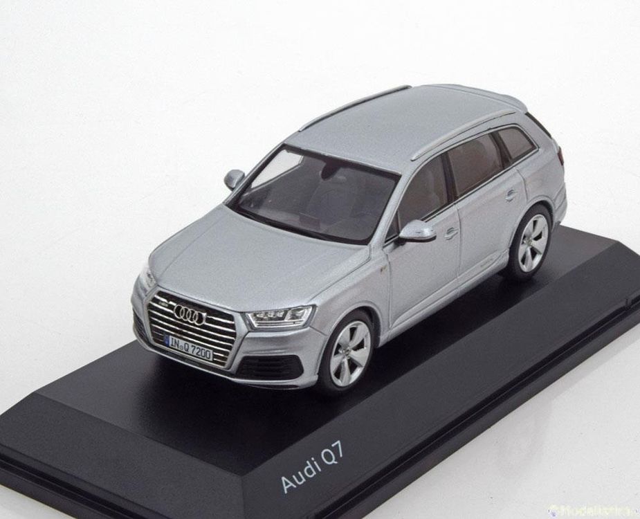 Audi Q7 2015 silber / 1:43 (Neu und originalverpackt) in Courtelary für CHF 19 – mit Lieferung ...