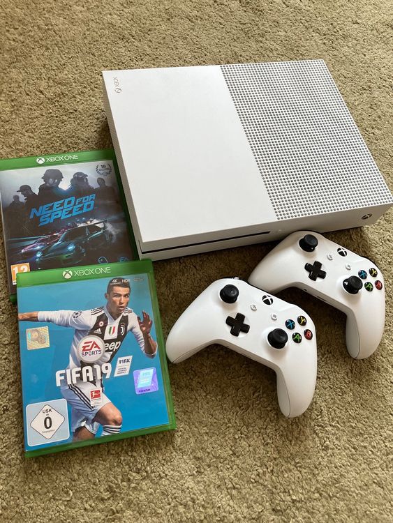 Xbox One S inkl. 2 Controller, FIFA 2019 und Need for speed (Gebraucht ...