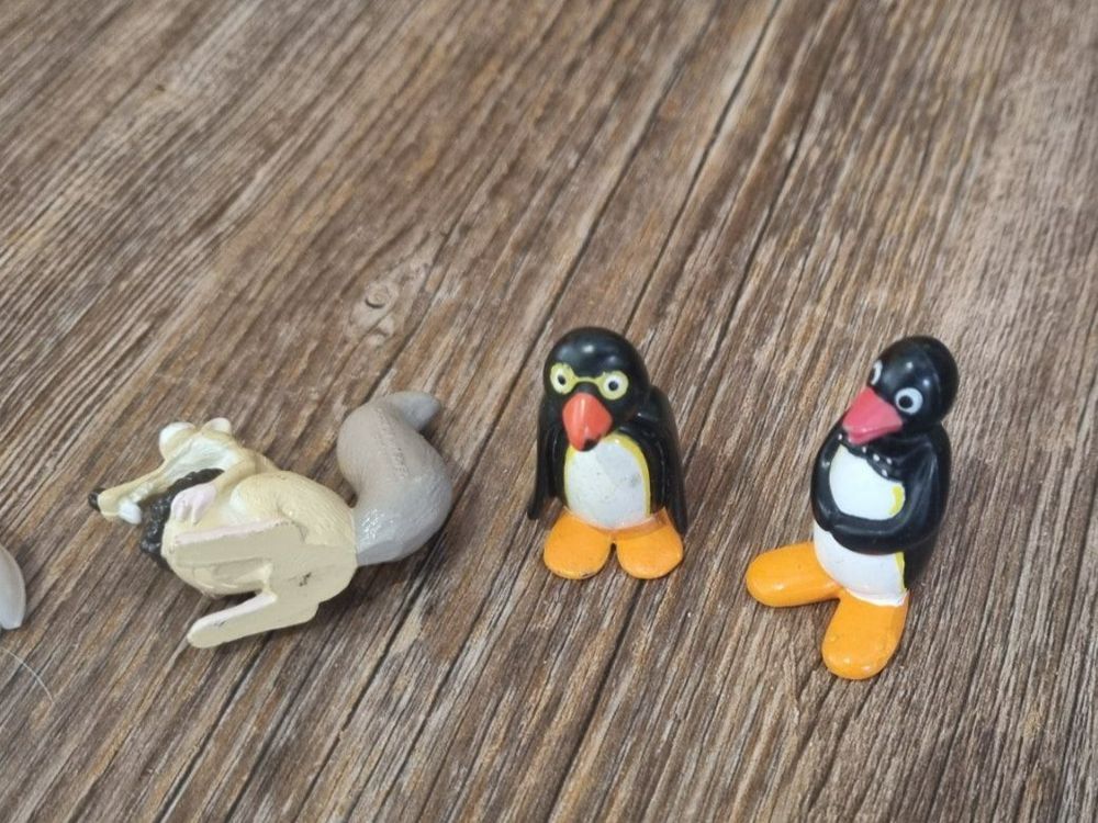 Figuren:Shrek,Madagaskar,Dinos,Pingu,Sponge Bob,Zweifel (Gebraucht) in ...