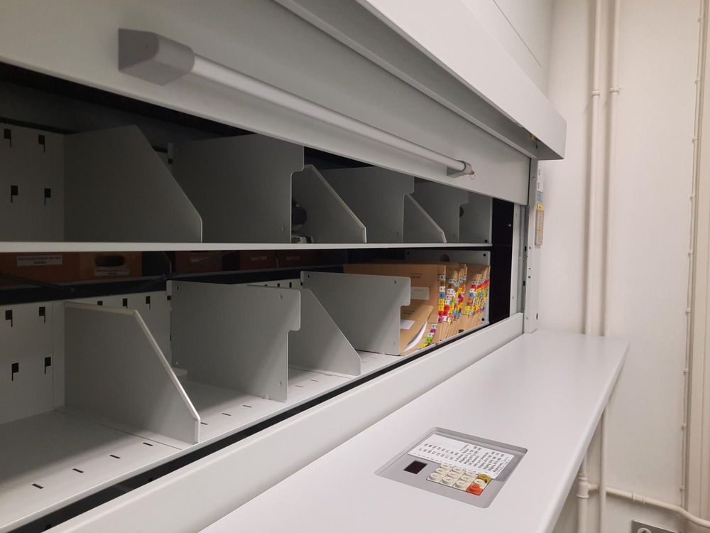 3 Paternoster / Schrank für Archivierung, kostenlos (Gebraucht) in Bern ...