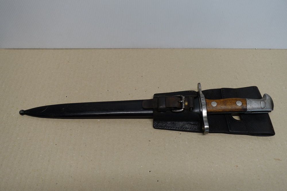 Dolch Bajonett 1889, Säbel, Degen (Gebraucht) in Richigen für CHF 100 – mit Lieferung auf ...