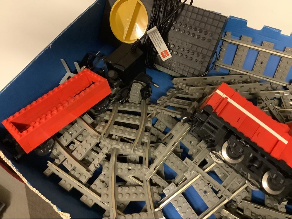 Lego Eisenbahn 9V läuft gem Bilder 4563 (Gebraucht) in Weinfelden für ...
