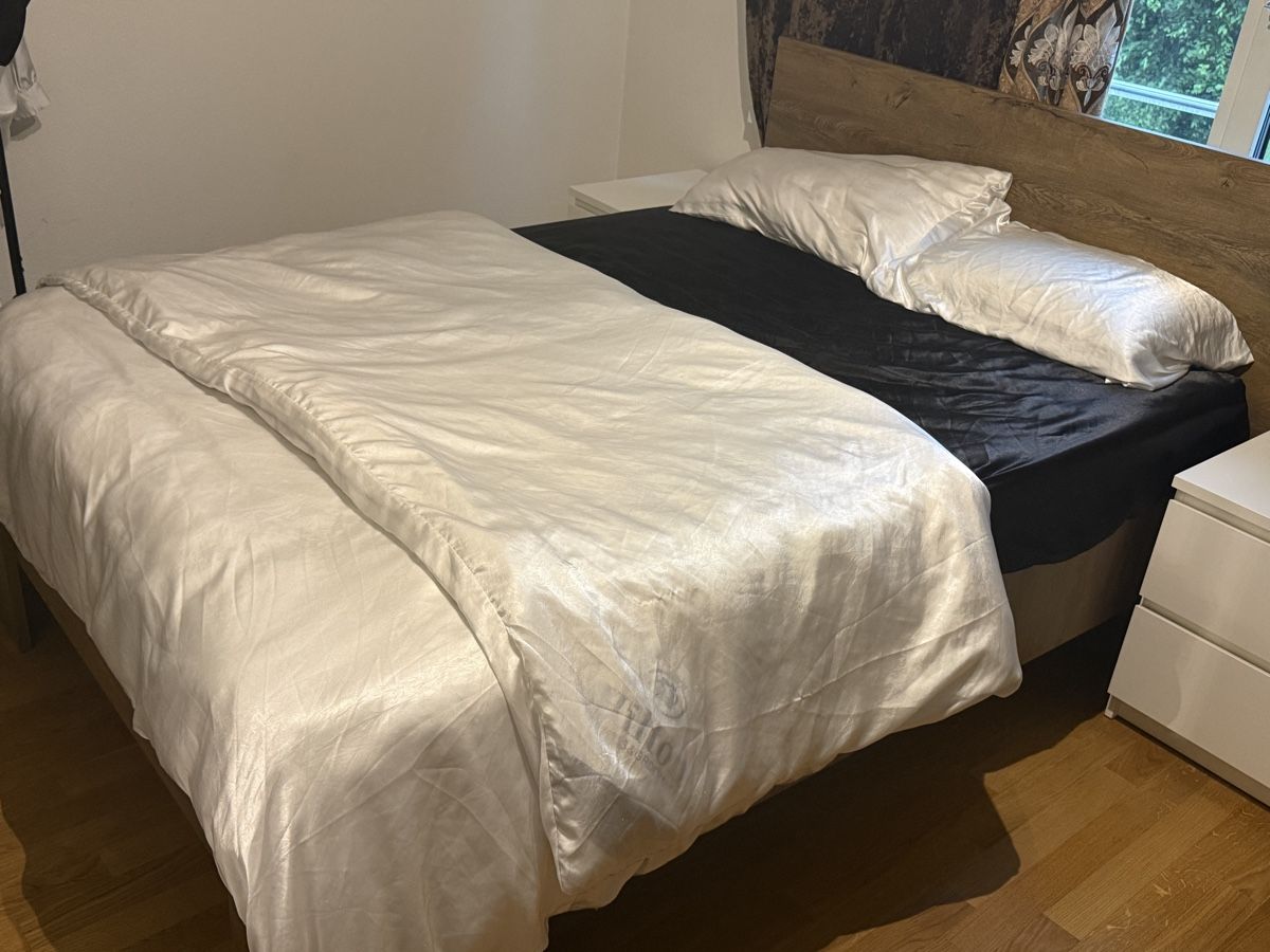 Bett 140x200 mit Lattenrost und Matratze von Inre Paris (Gebraucht) in ...
