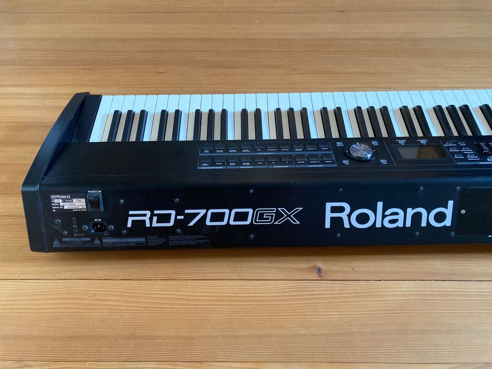 Roland RD-700 GX Stage Piano (occasion) | Kaufen auf Ricardo
