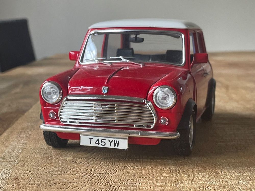 Roter Mini Cooper Modellauto von burago 1/16 (Gebraucht) in Wilen b ...