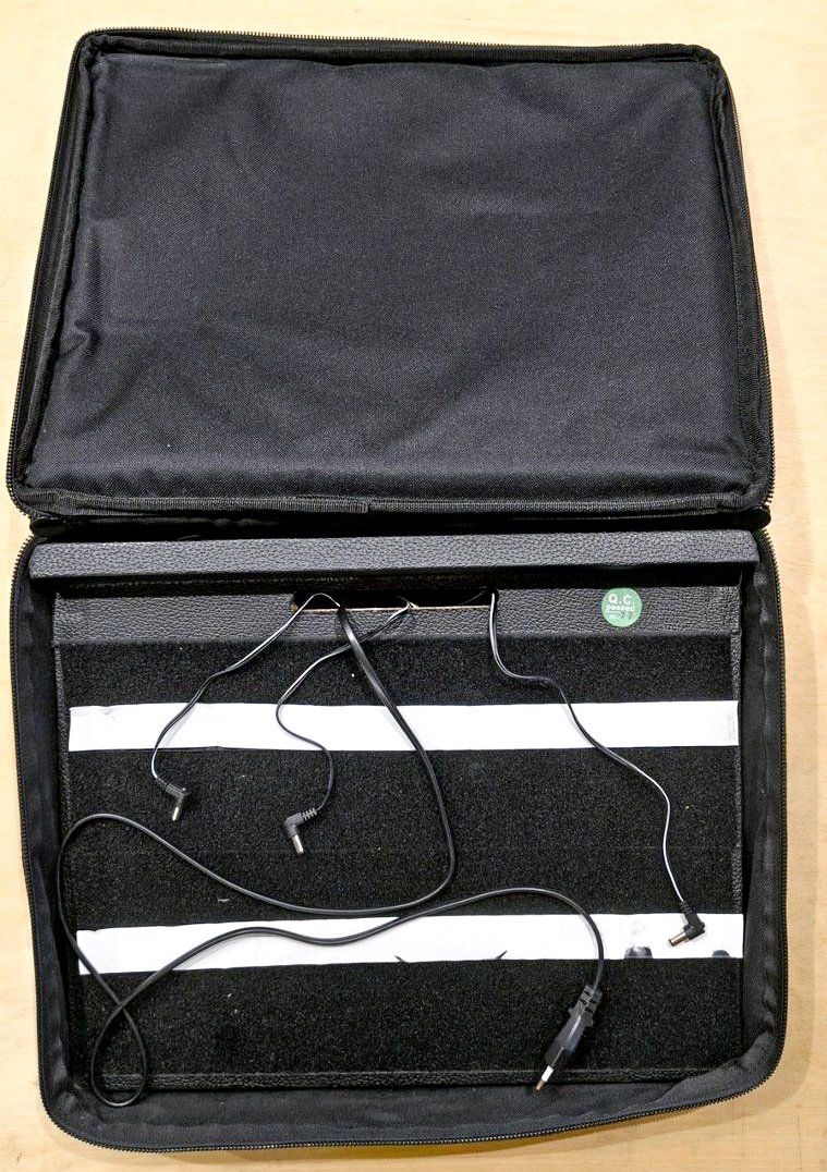 Gator Pedalboard GPT-BL-PWR inkl. Gator G-BUS-8 Netzteil (Gebraucht) in ...