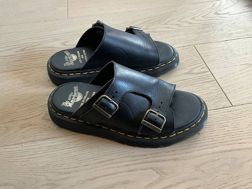 Sandales Dr Martens 38 état neuf (D'occasion) à Lausanne pour CHF 80 – avec livraison | Acheter ...