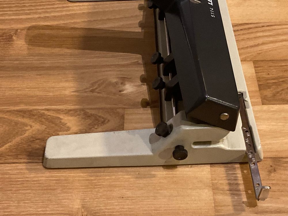 Locher - Leitz 5114 - Mehrfachlocher - 4 Loch einstellbar ! | Kaufen ...